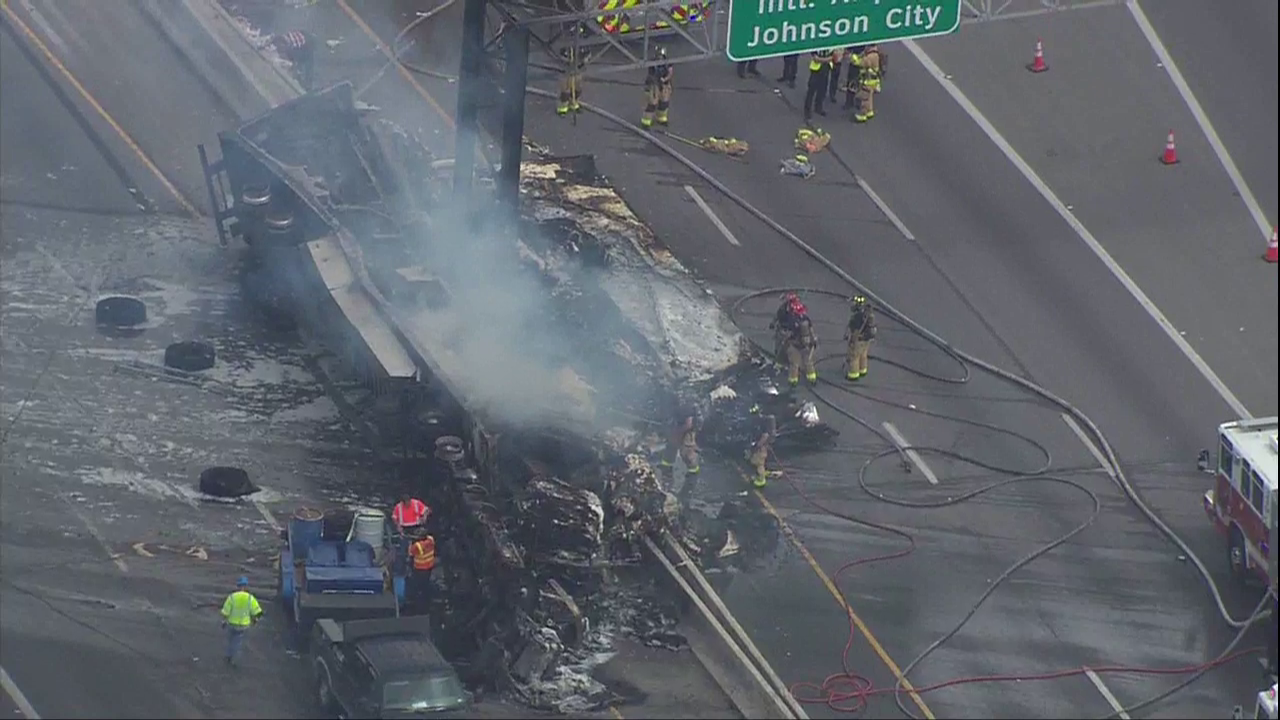 Fiery big rig crash on Highway 281, Hildebrand causes traffic...